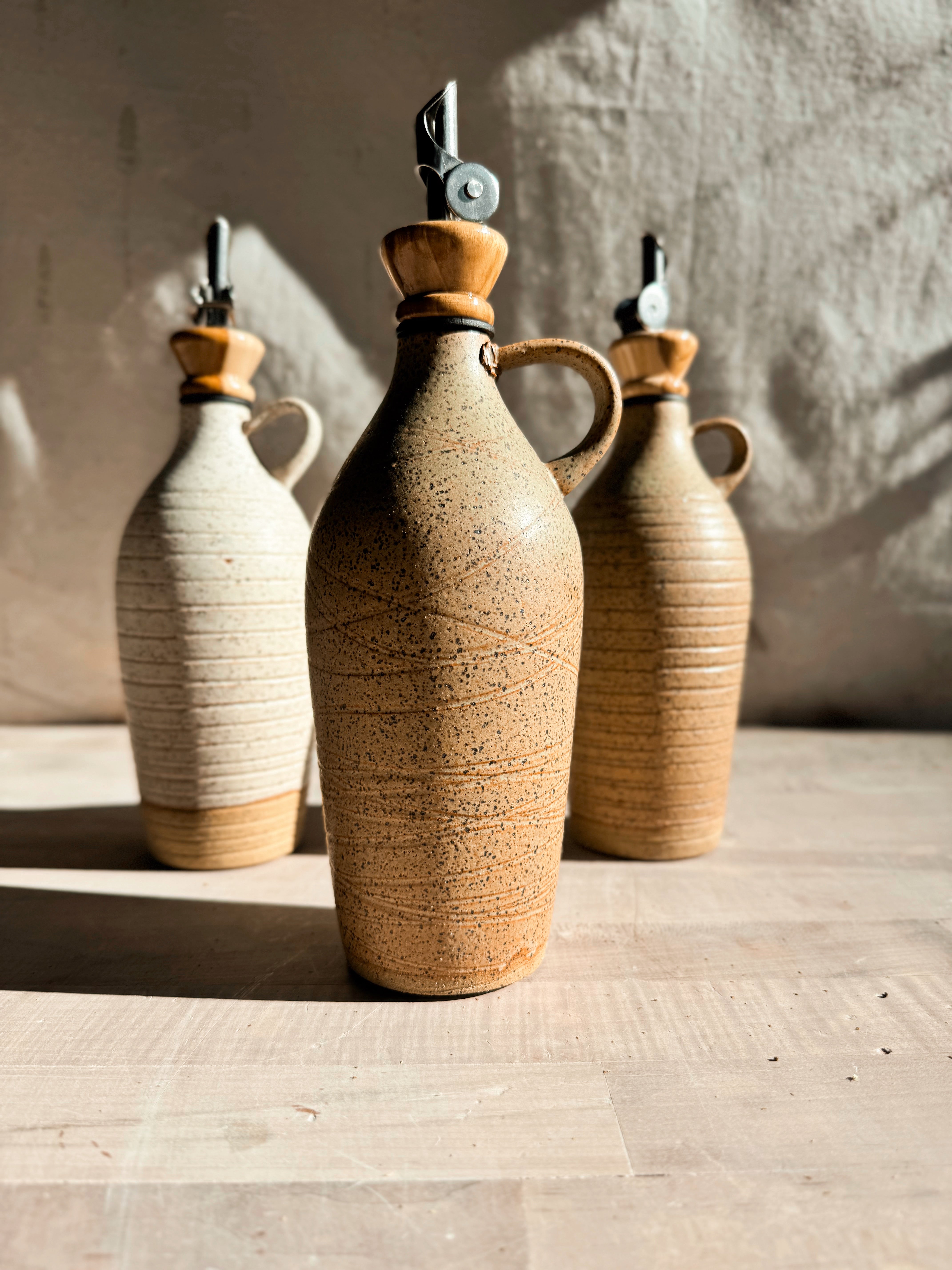 Tejas Oil Bottle – Settleceramics